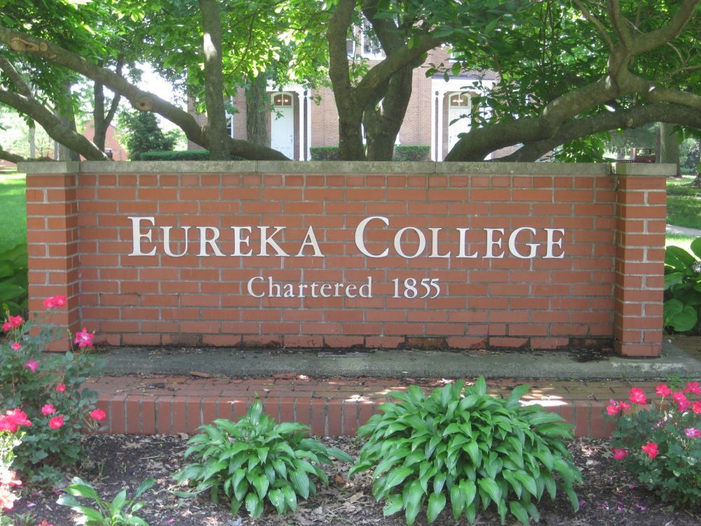 Eureka College Classes to Remain Online and Commencement Postponed