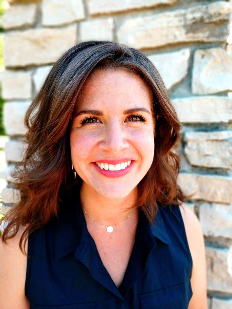 Amanda Frioli Receives 2019 Helen Cleaver Distinguished Teaching Award